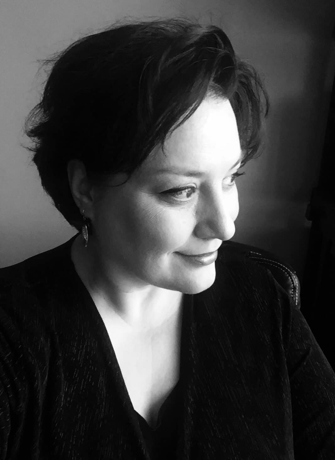 Meet The Artists - Dots & Lines I Your Creative Adventure Starts Here